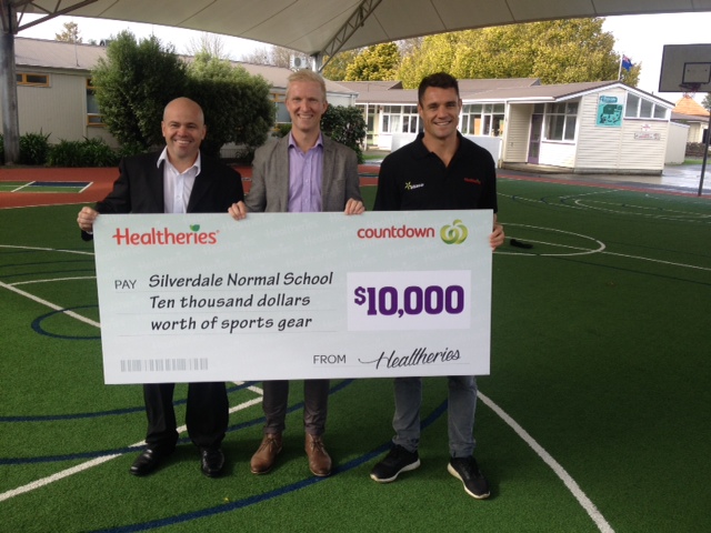 DAN CARTER TEAMS UP WITH SCHOOLS - Supermarket News