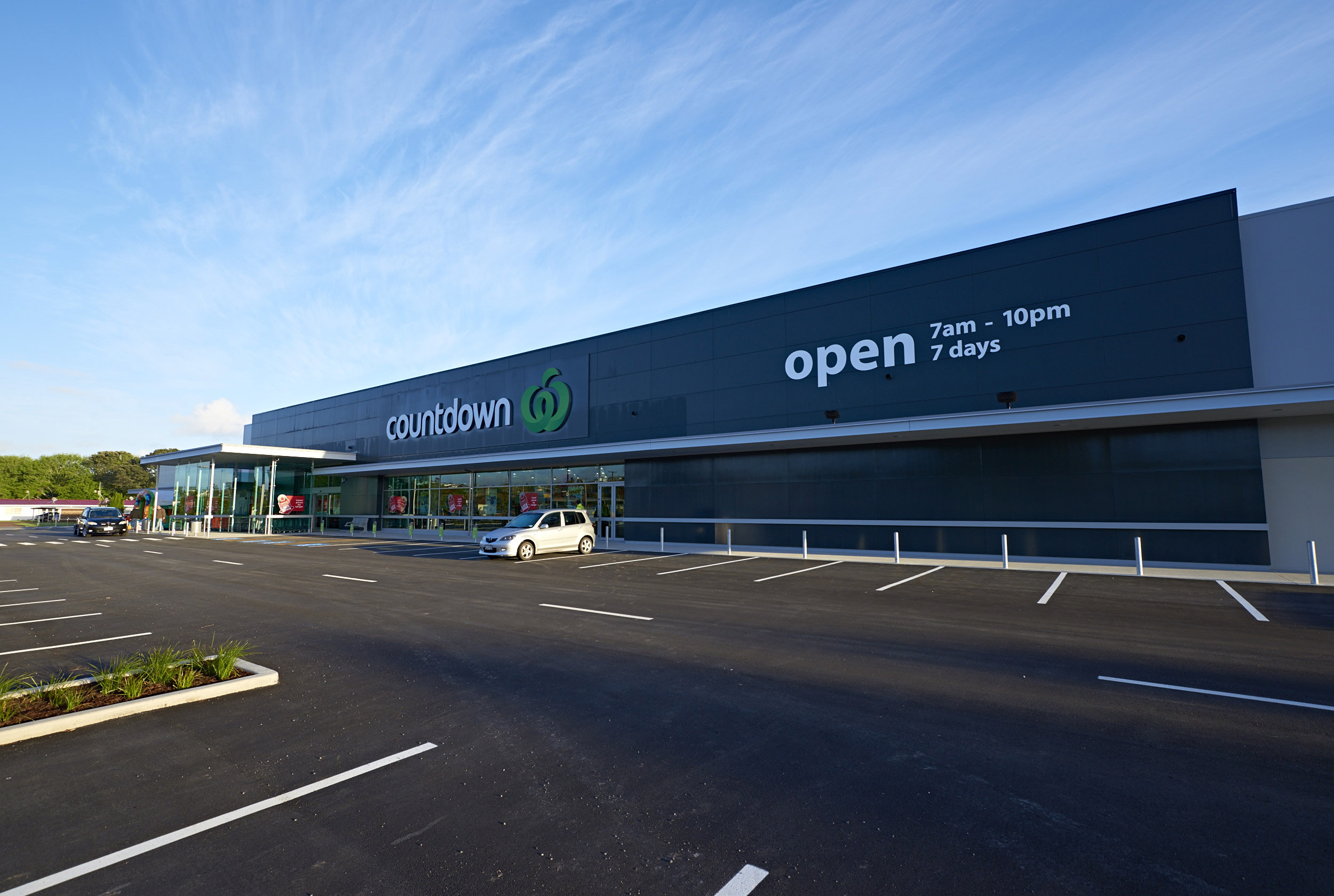 10 COUNTDOWN STORES PHASE OUT PLASTIC BAGS - Supermarket News