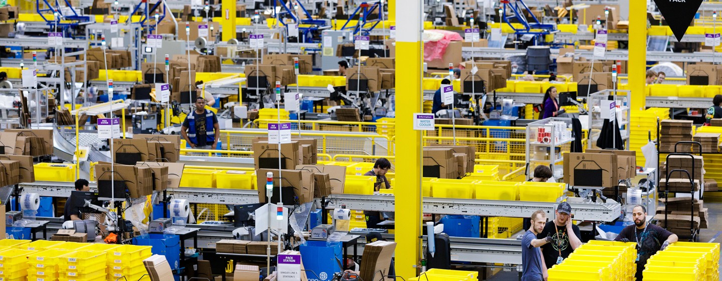 TOUR INSIDE AN AMAZON ROBOTICS FULFILMENT CENTRE - Supermarket News