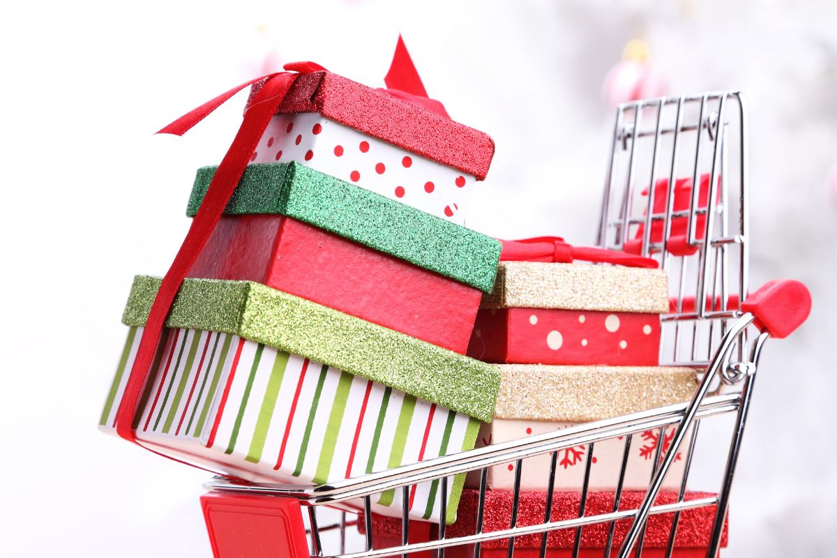 Pre-Christmas Shopping Spree Might Be on the Cards - Supermarket News